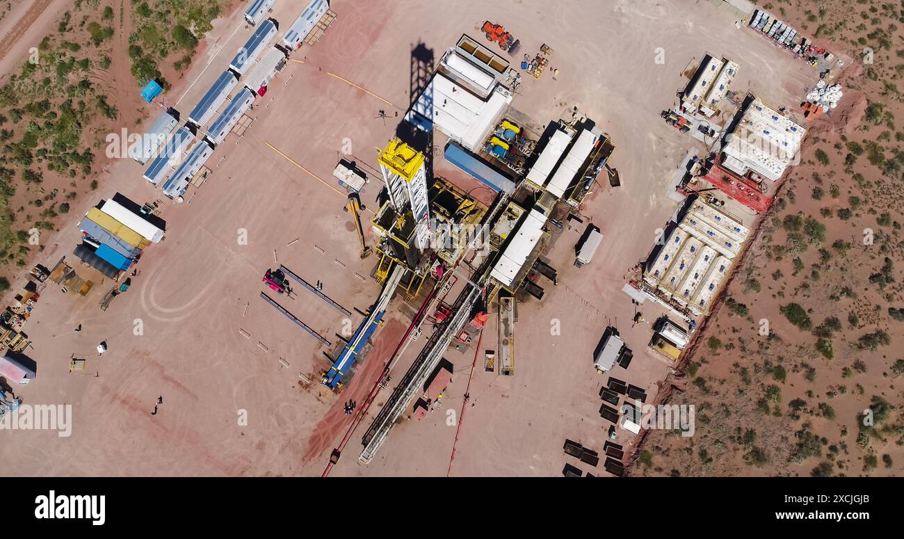 Aerial view of unconventional oil extraction in Añelo, Neuquen Stock ...