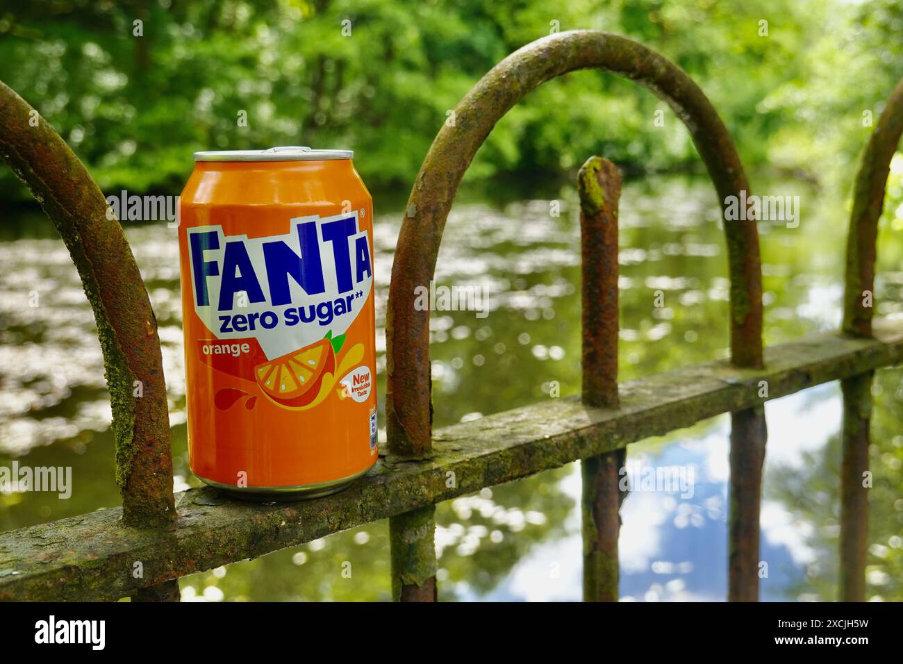 Fanta can hi-res stock photography and images - Alamy