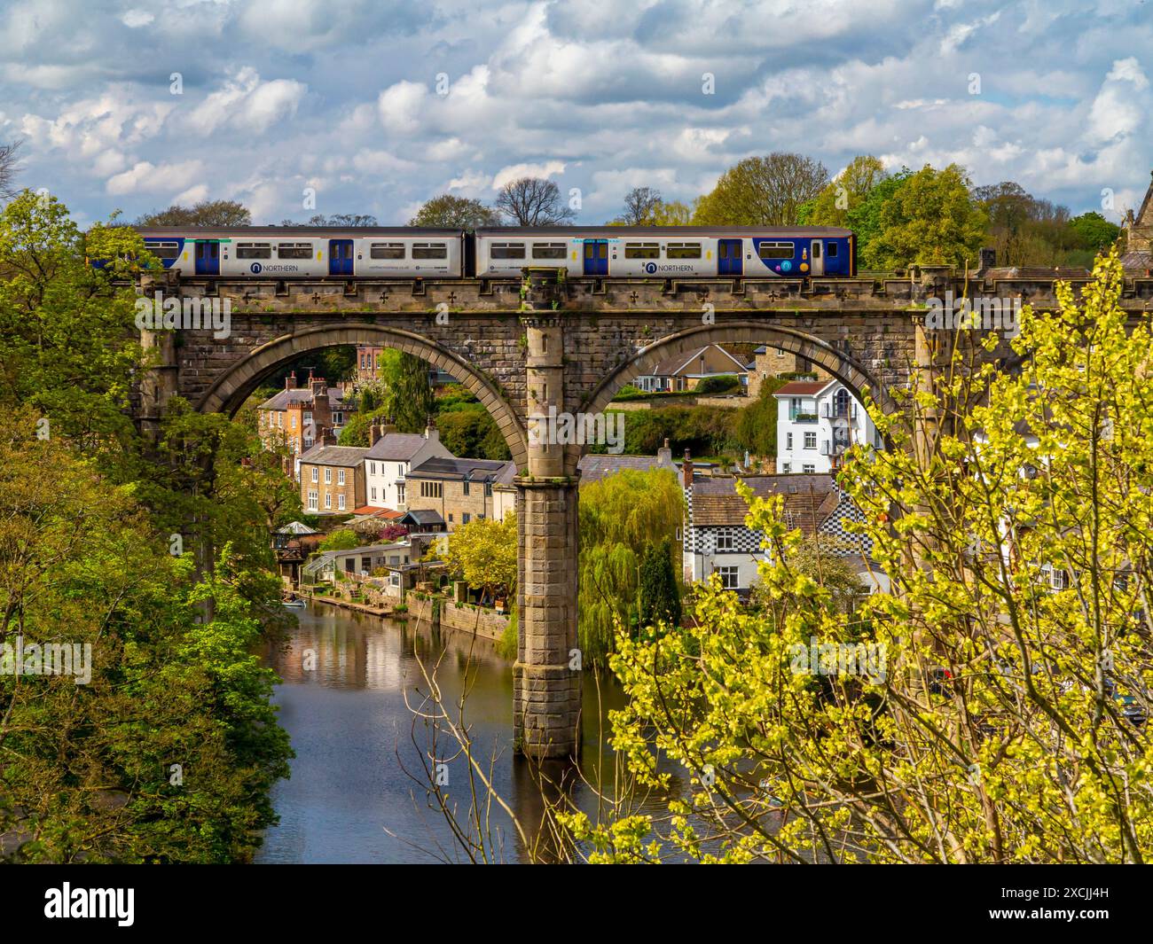 Northern railway train hi-res stock photography and images - Alamy