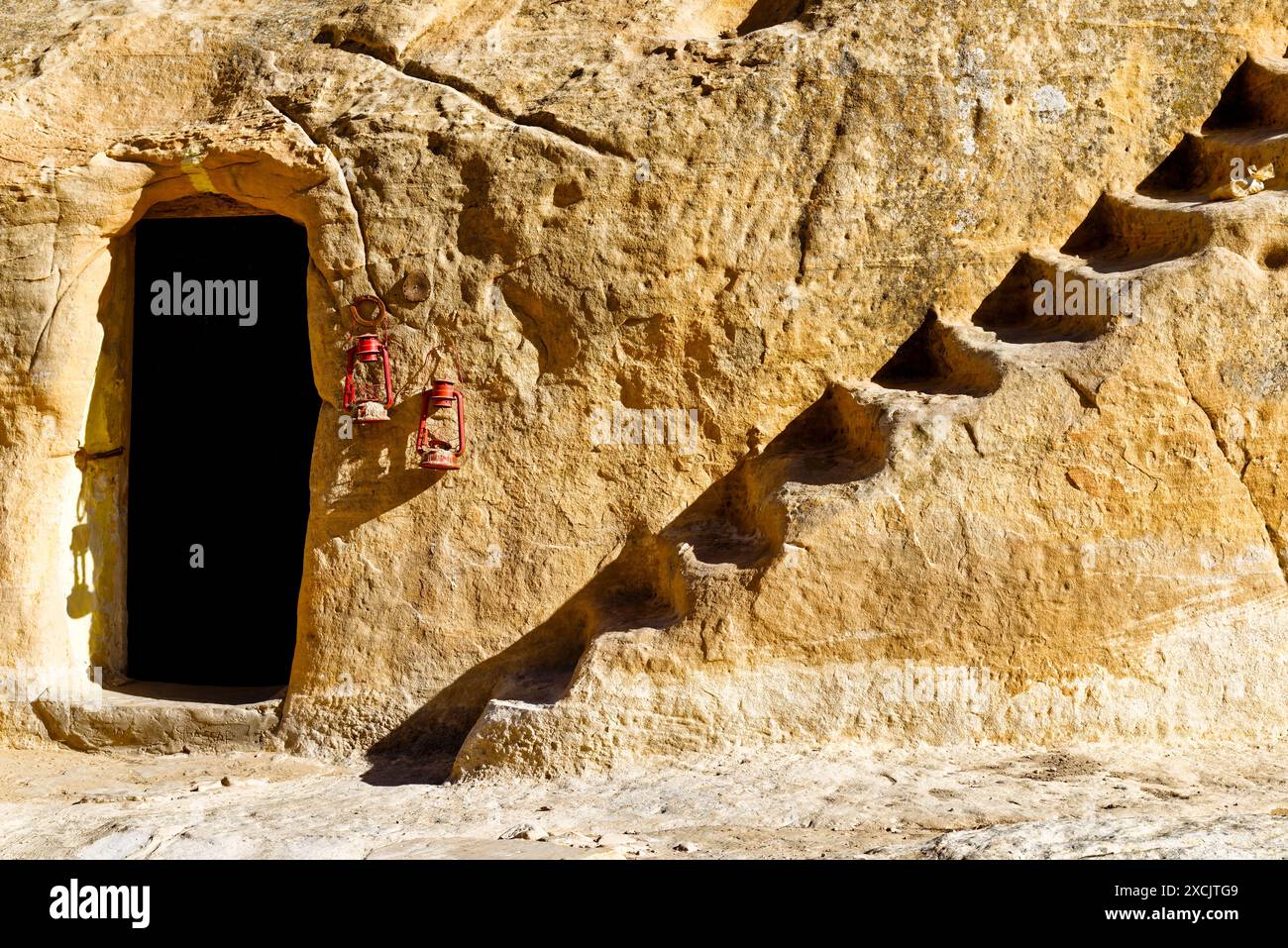 Ancient stone steps hi-res stock photography and images - Alamy