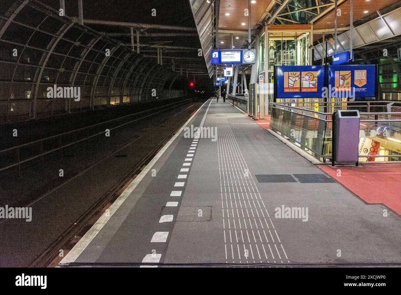 Traintrack on Railway Station Nearly abandoned railway station patfrom ...
