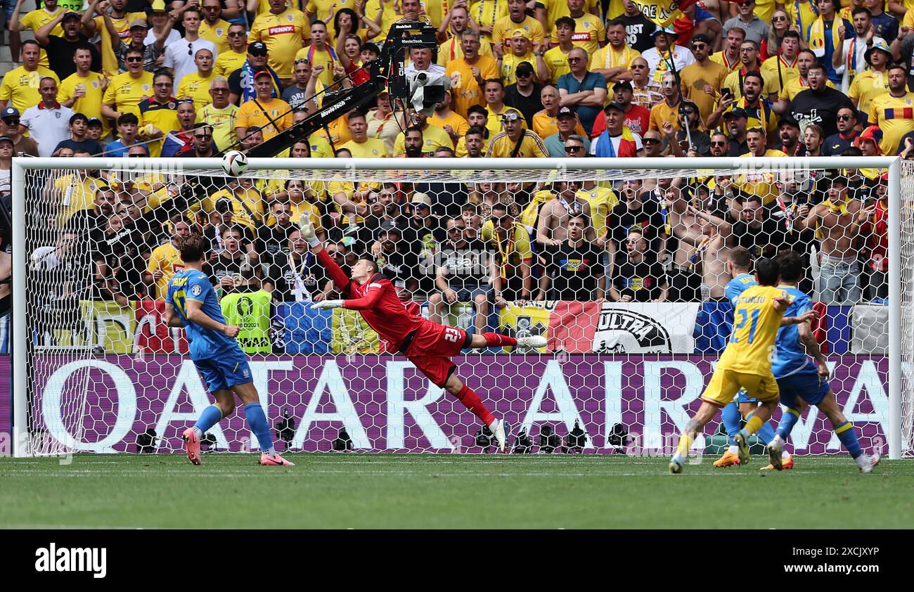 Goalkeeps hi-res stock photography and images - Alamy