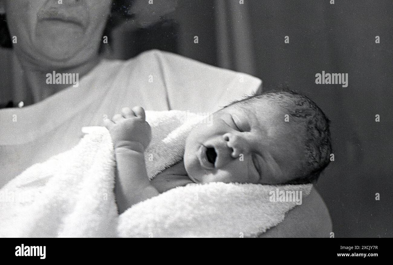 New born baby 1970s hi-res stock photography and images - Alamy