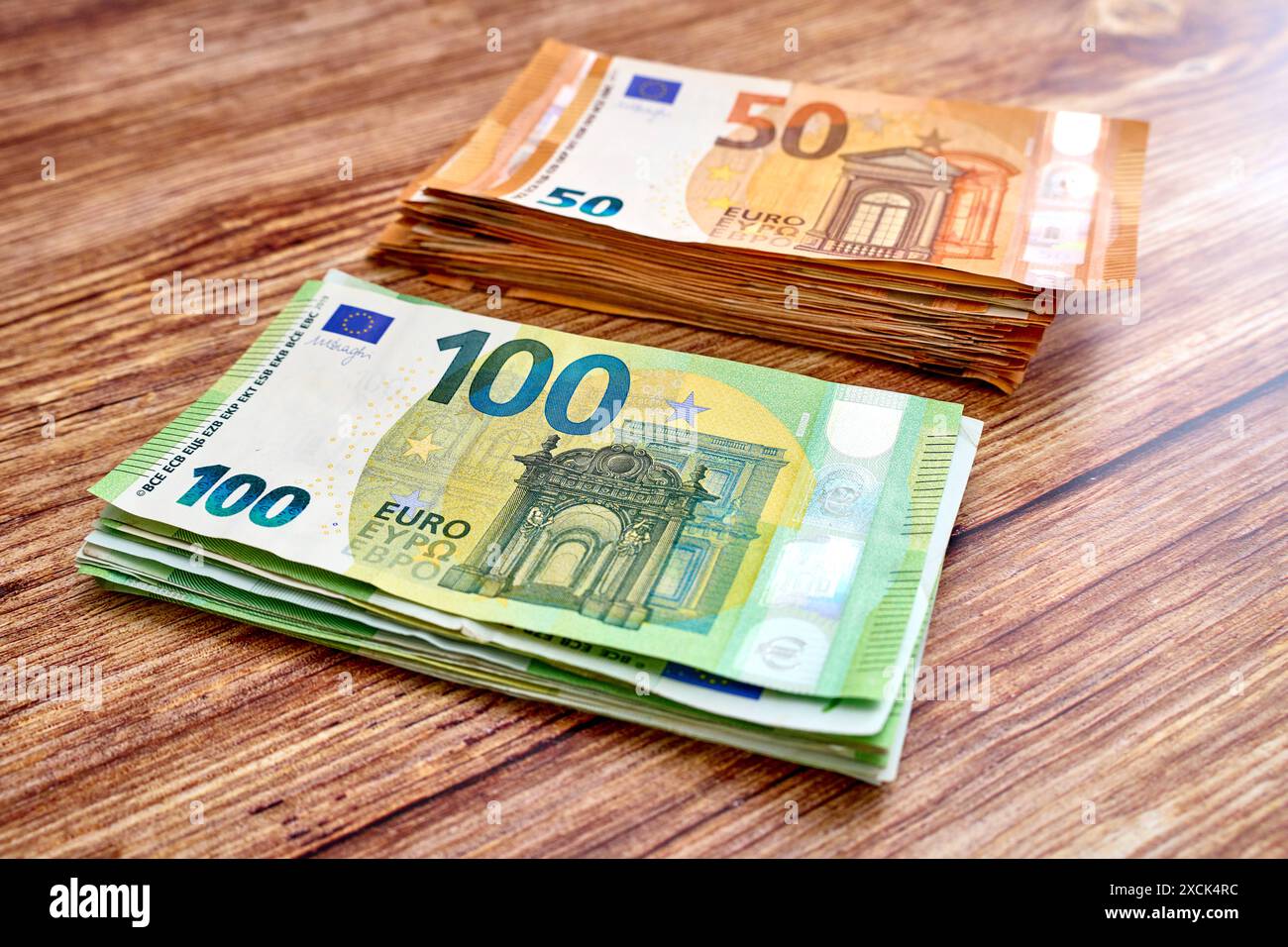 Geldscheinstapel hi-res stock photography and images - Alamy