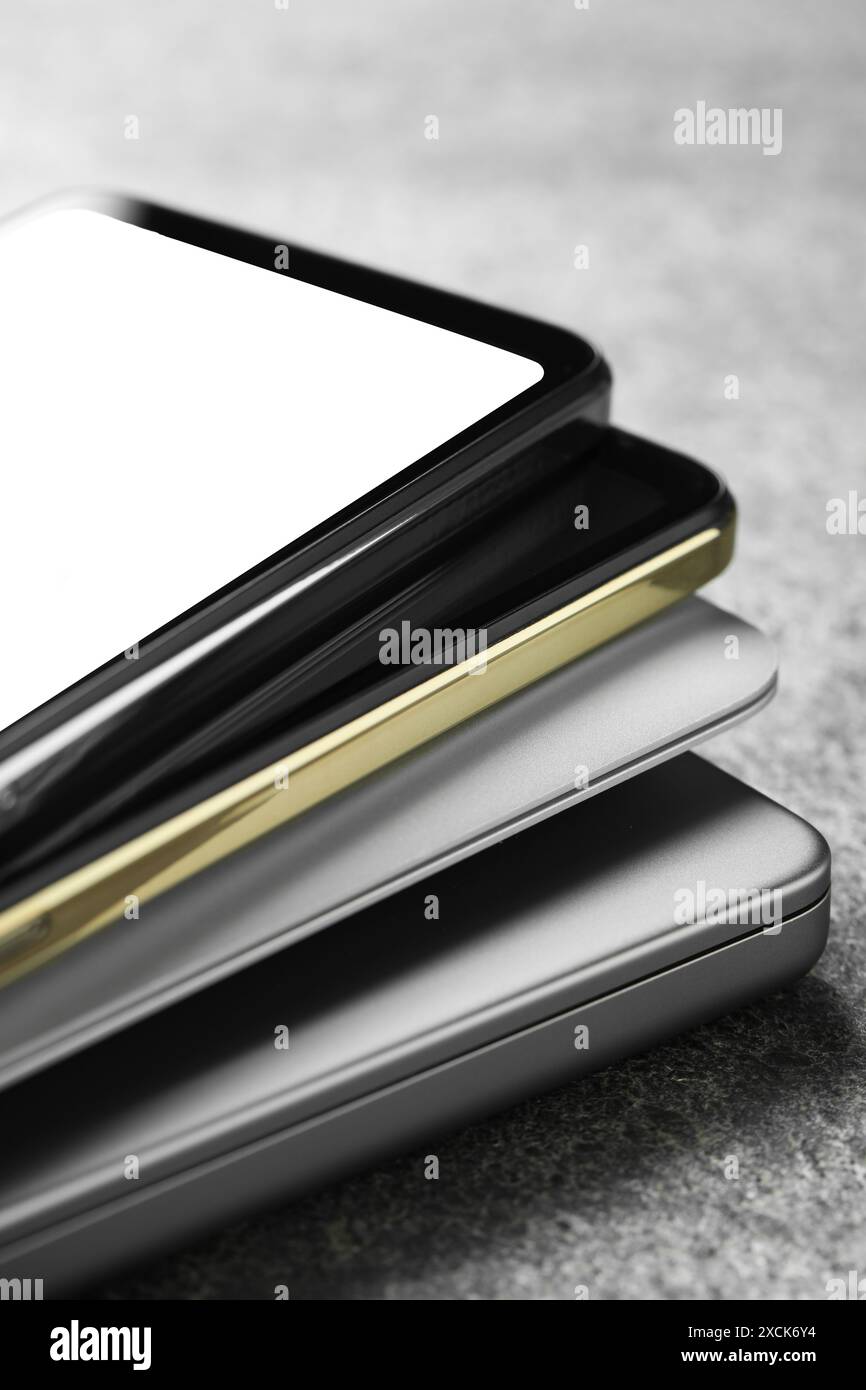 Devices table hi-res stock photography and images - Alamy