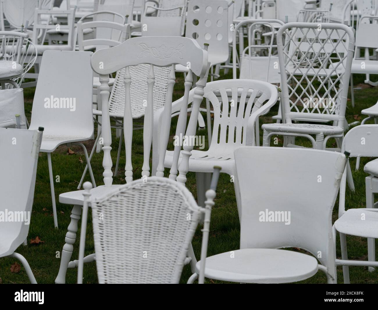 185 empty white chairs memorial art installation remembering the 2011 ...