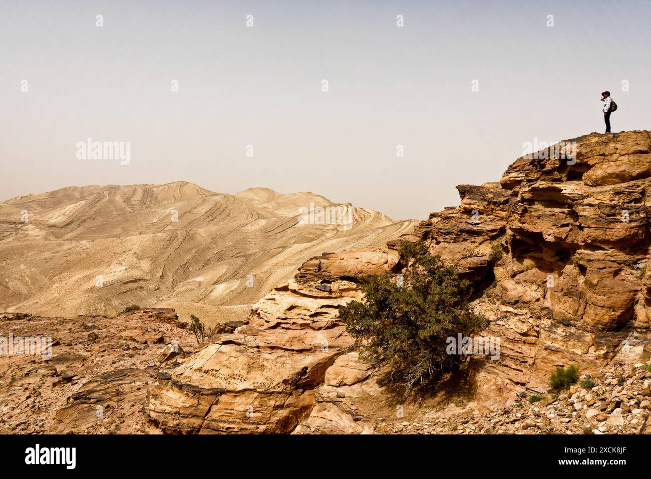 Lone hiker in Wadi Rum valley, Jordan Stock Photo - Alamy