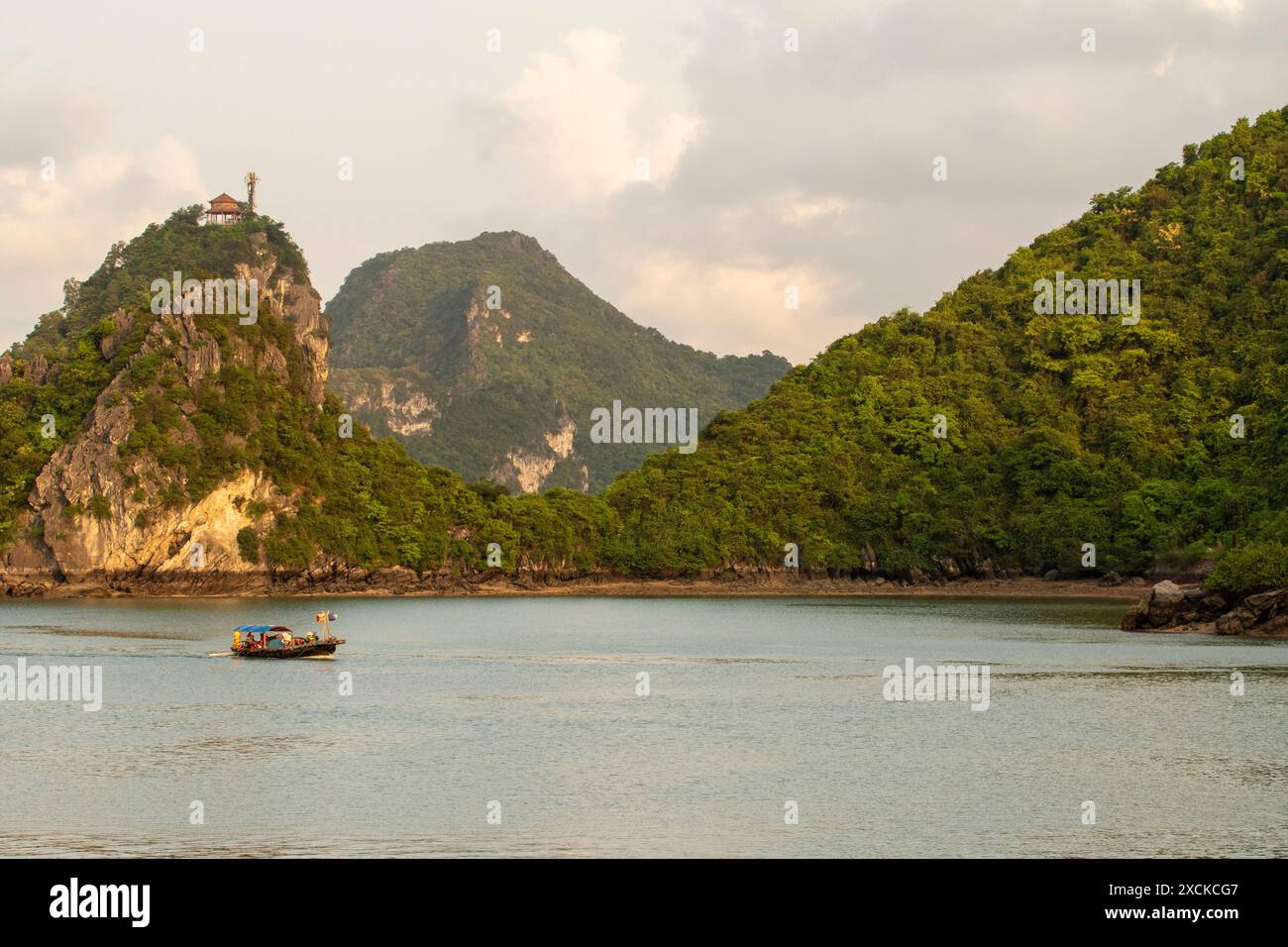 Stunning Ti Top Island in heart of the Alluring Long Bay, Vietnam ...