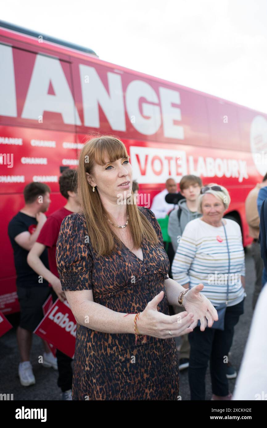 Mansfield, Nottinghamshire, England, UK. 17th June, 2024. The labour ...