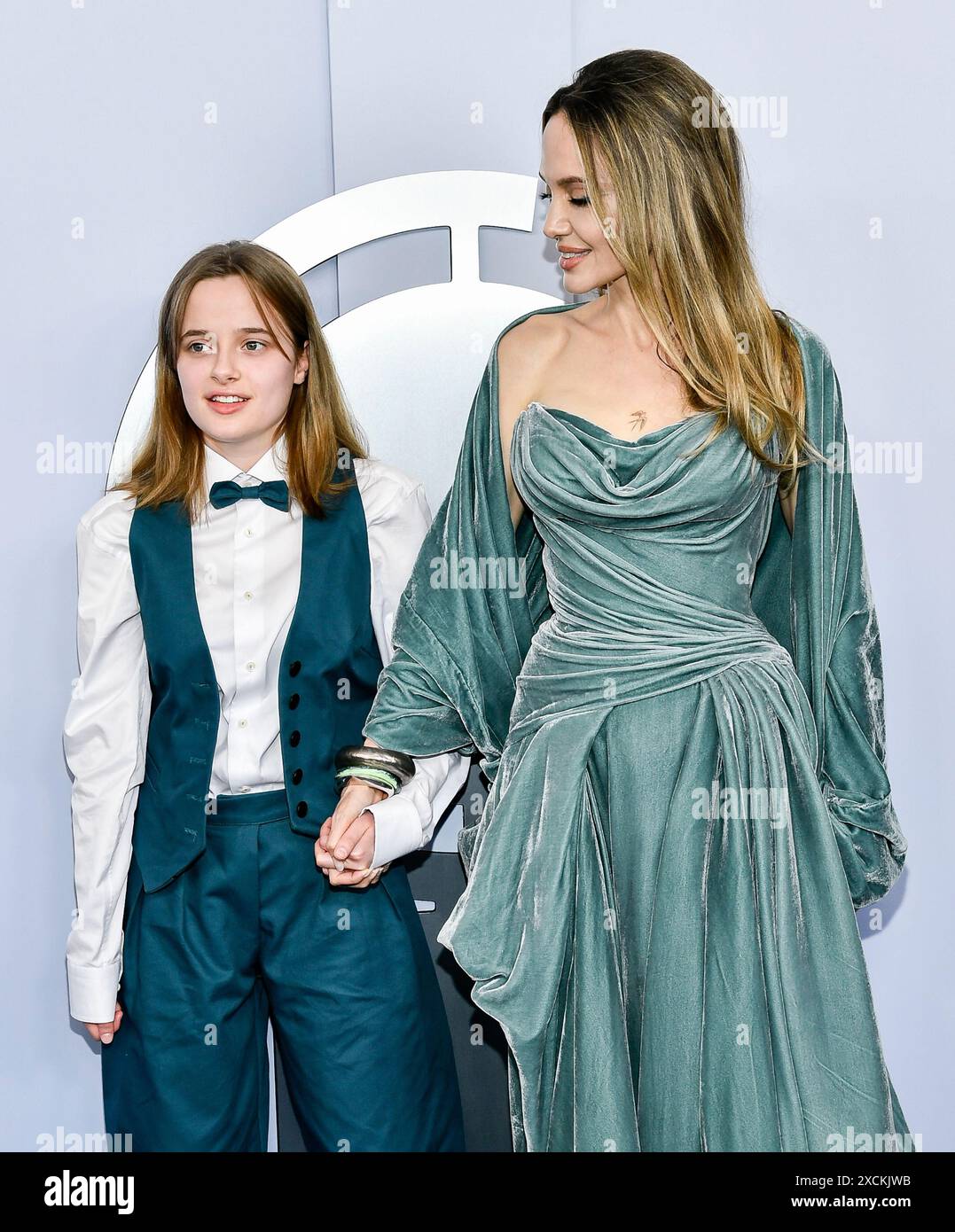 Angelina Jolie, right, and daughter Vivienne arrive at the 77th Tony ...