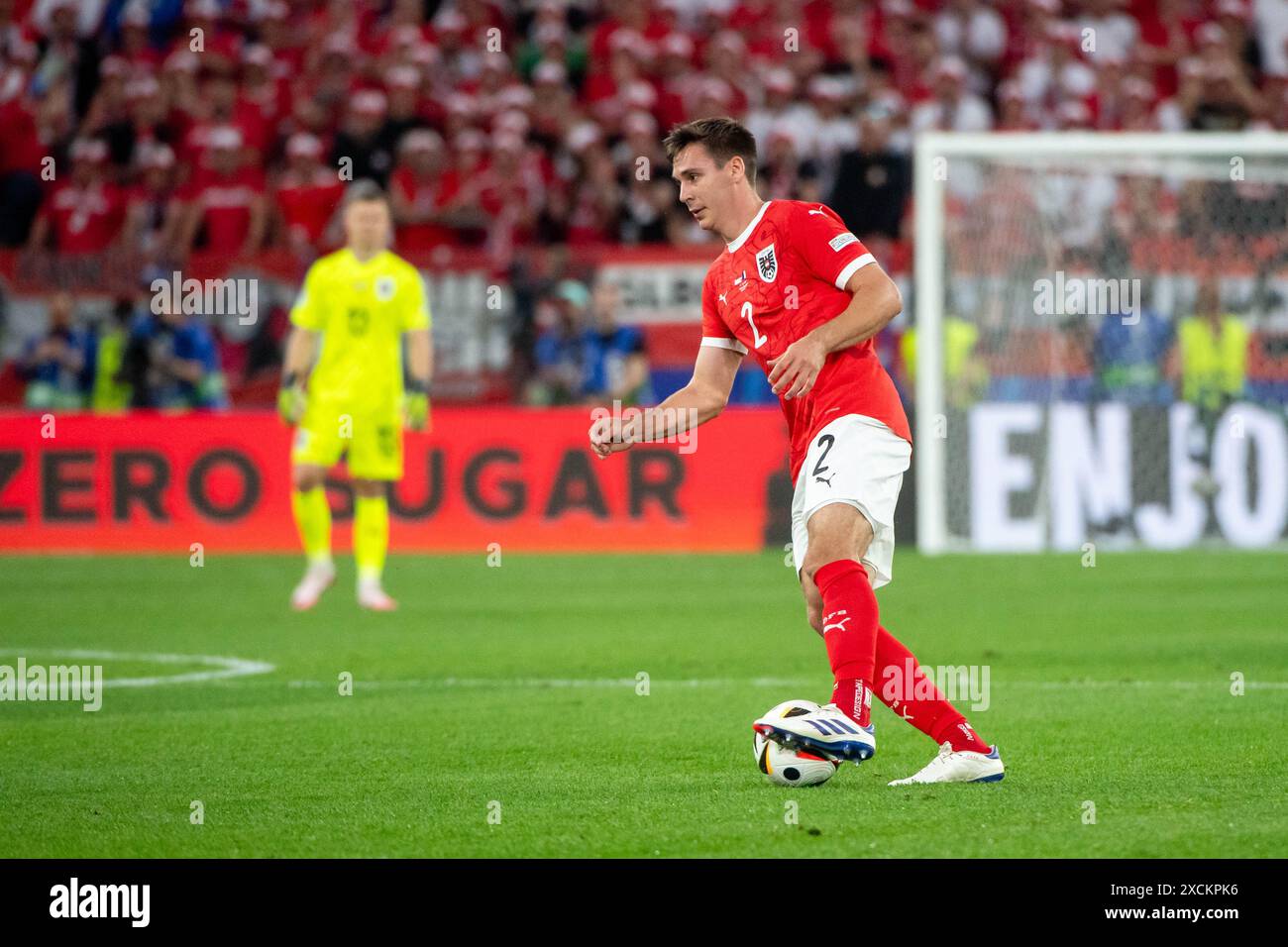 Maximilian Woeber (Oesterreich, #02) am Ball, GER, Austria (AUT) vs France (FRA), Fussball ...