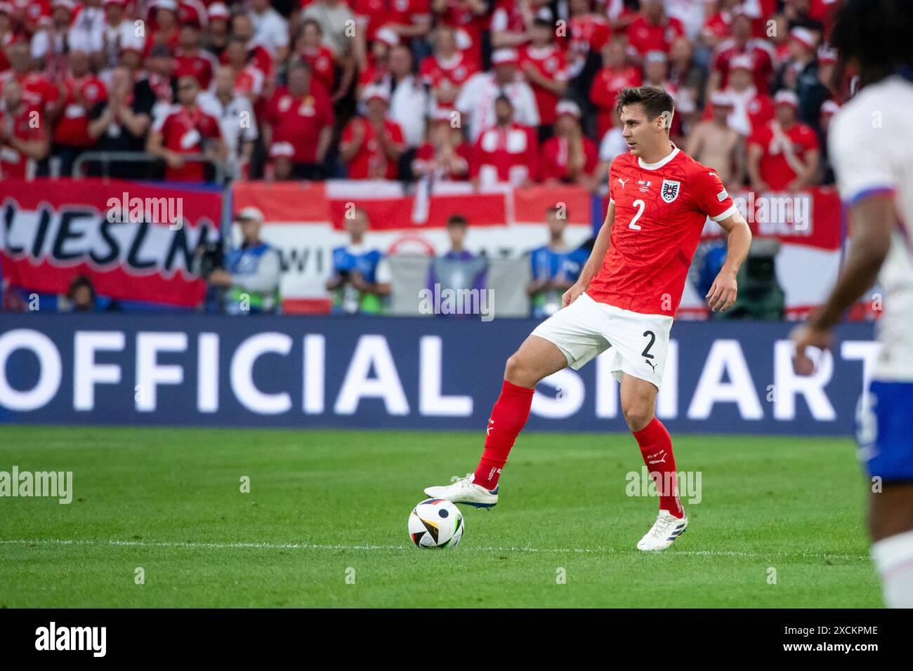 Maximilian Woeber (Oesterreich, #02) am Ball, GER, Austria (AUT) vs France (FRA), Fussball ...
