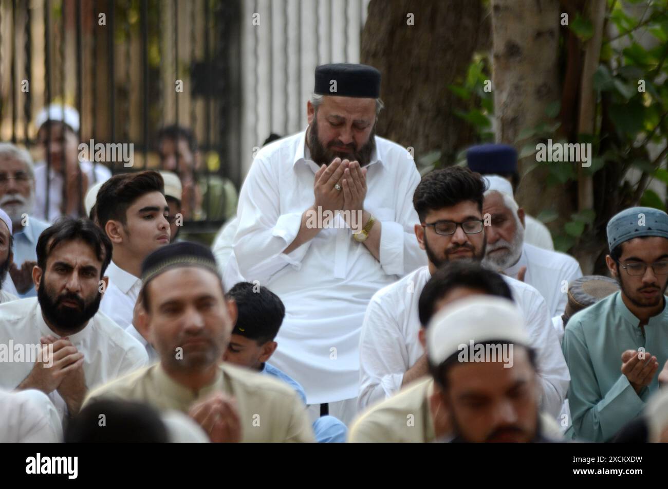 Peshawar, Peshawar, Pakistan. 17th June, 2024. Pakistani Muslims ...