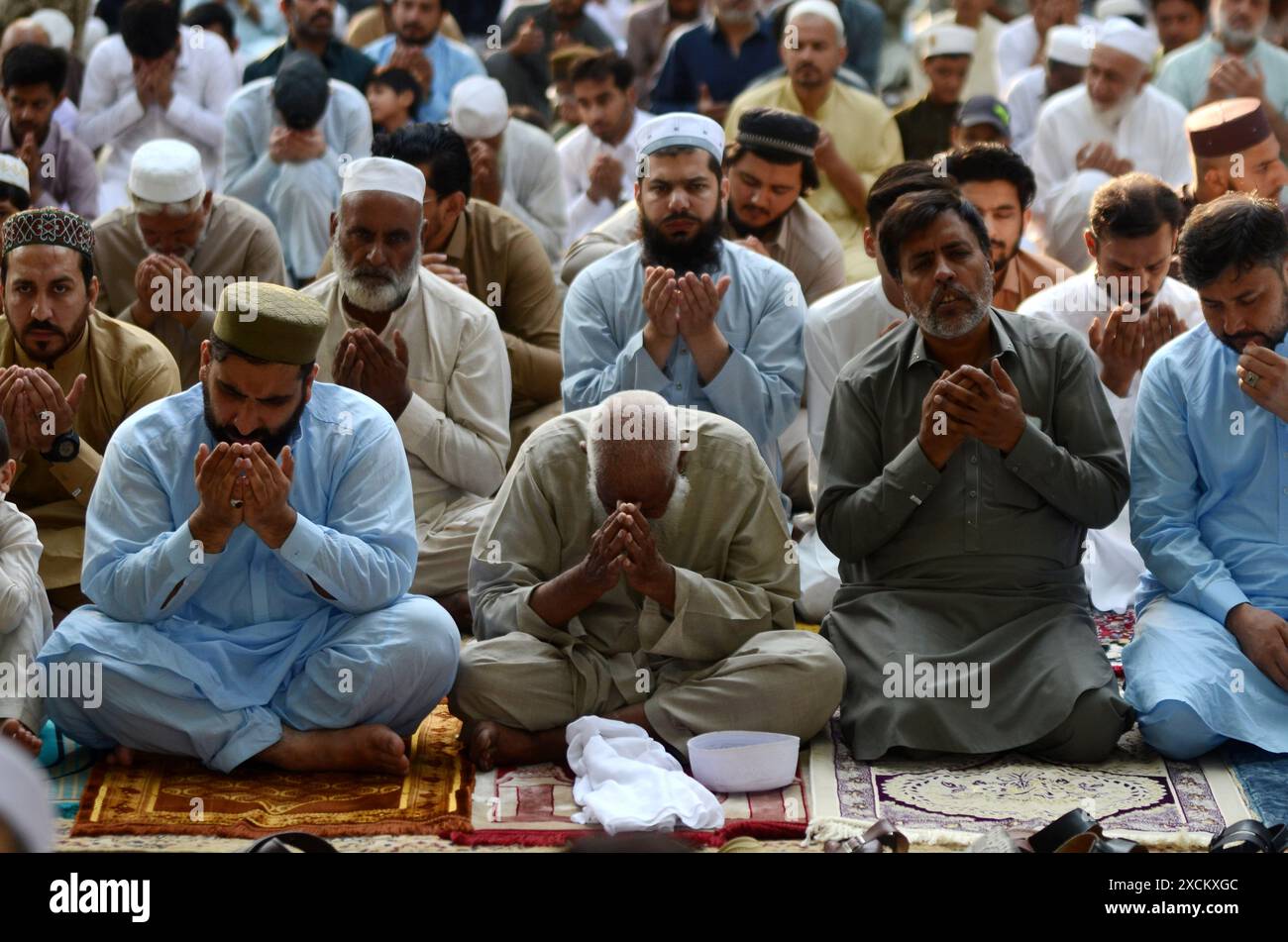 Peshawar, Peshawar, Pakistan. 17th June, 2024. Pakistani Muslims ...