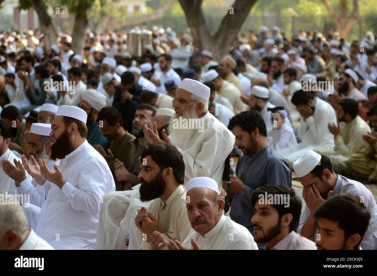 Peshawar, Peshawar, Pakistan. 17th June, 2024. Pakistani Muslims ...