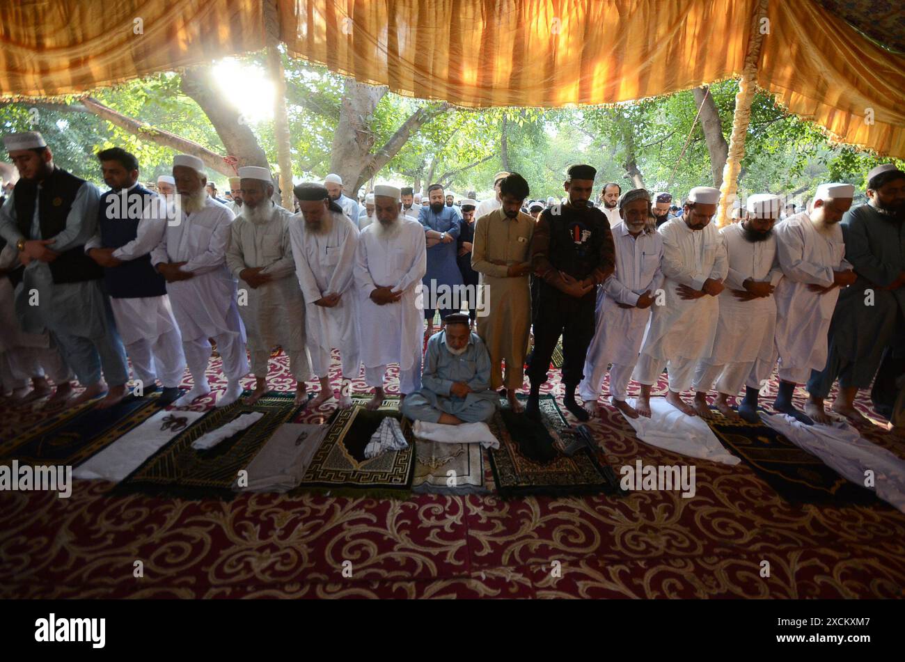 Peshawar, Peshawar, Pakistan. 17th June, 2024. Pakistani Muslims ...