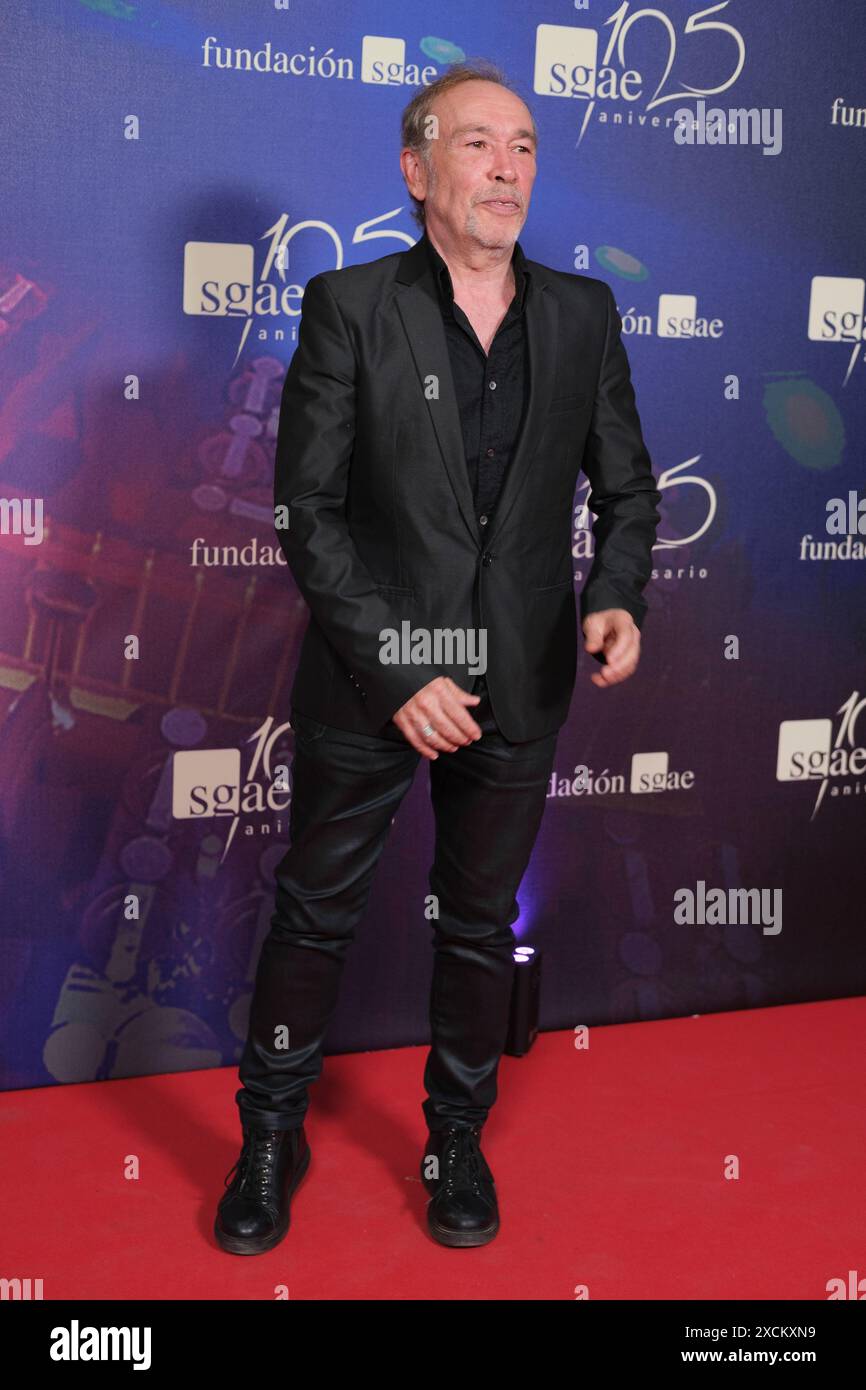 Nacho Vega attend the photocall for the delivery of the 125 SGAE medals ...