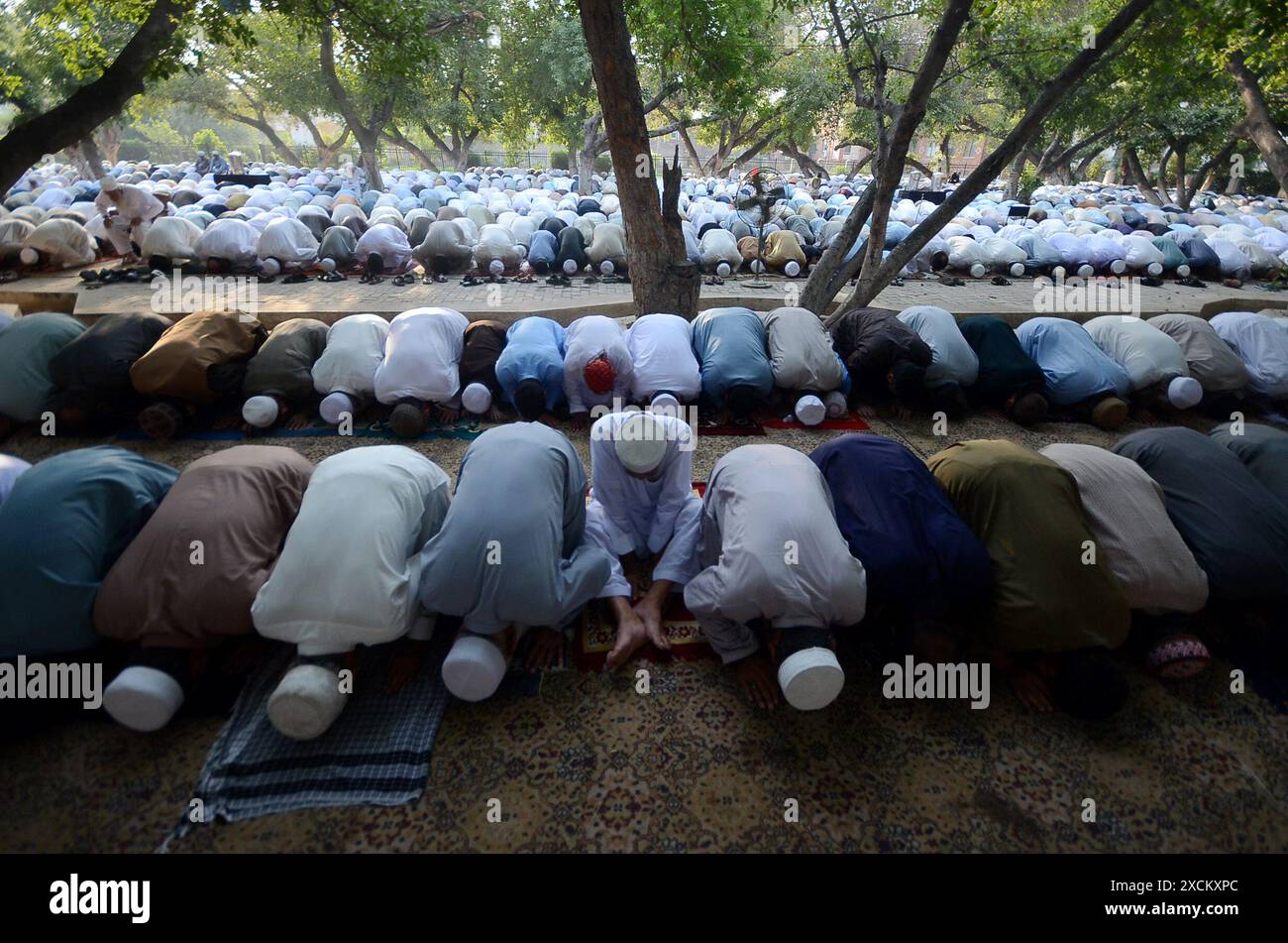 Peshawar, Peshawar, Pakistan. 17th June, 2024. Pakistani Muslims ...