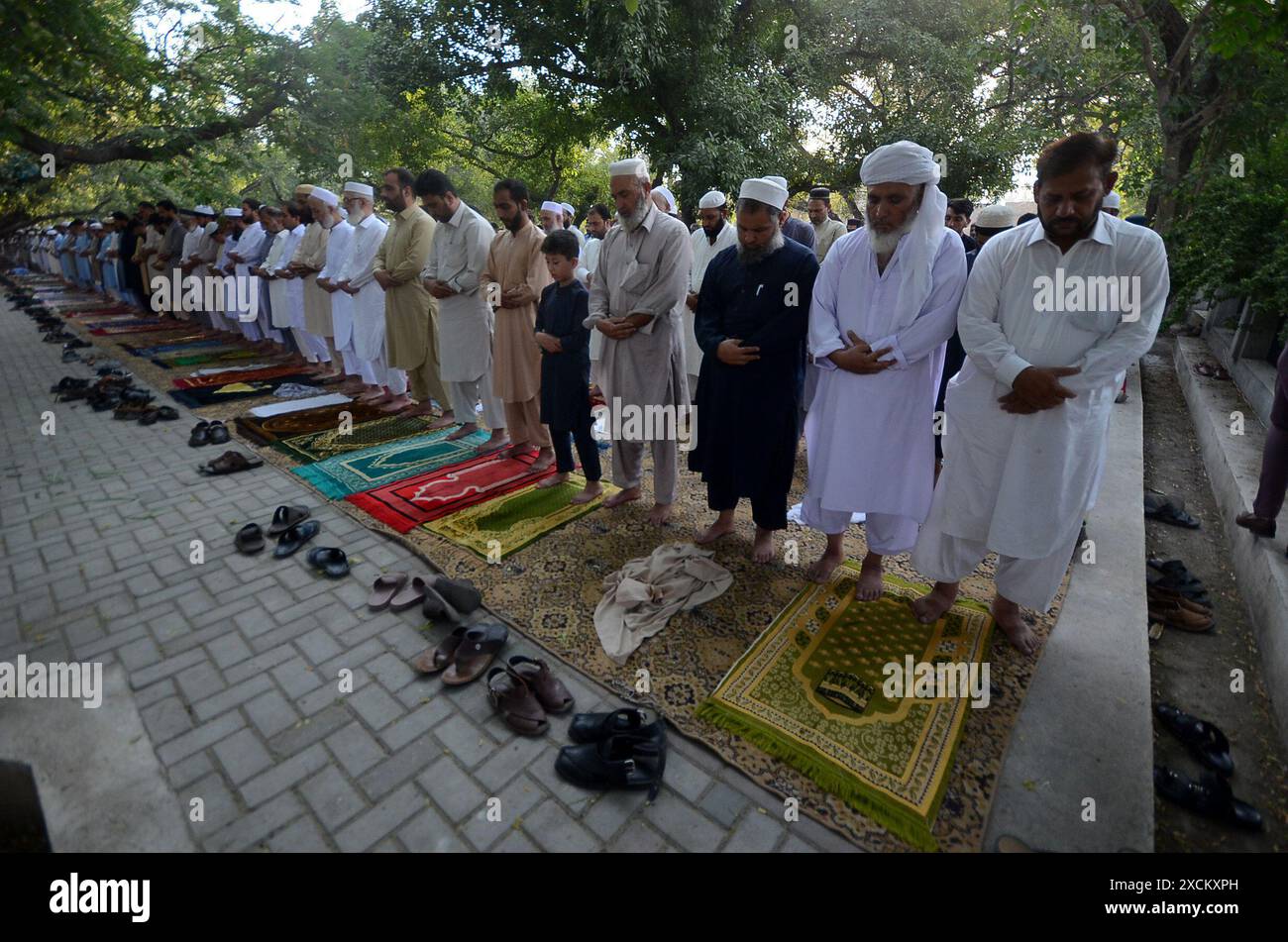 Peshawar, Peshawar, Pakistan. 17th June, 2024. Pakistani Muslims ...