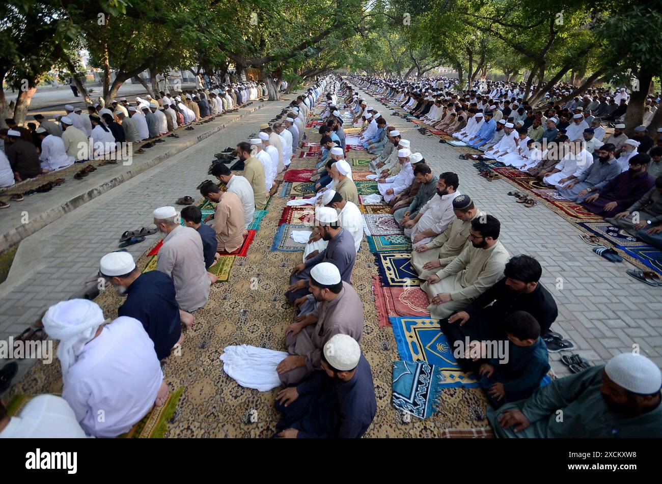Peshawar, Peshawar, Pakistan. 17th June, 2024. Pakistani Muslims ...