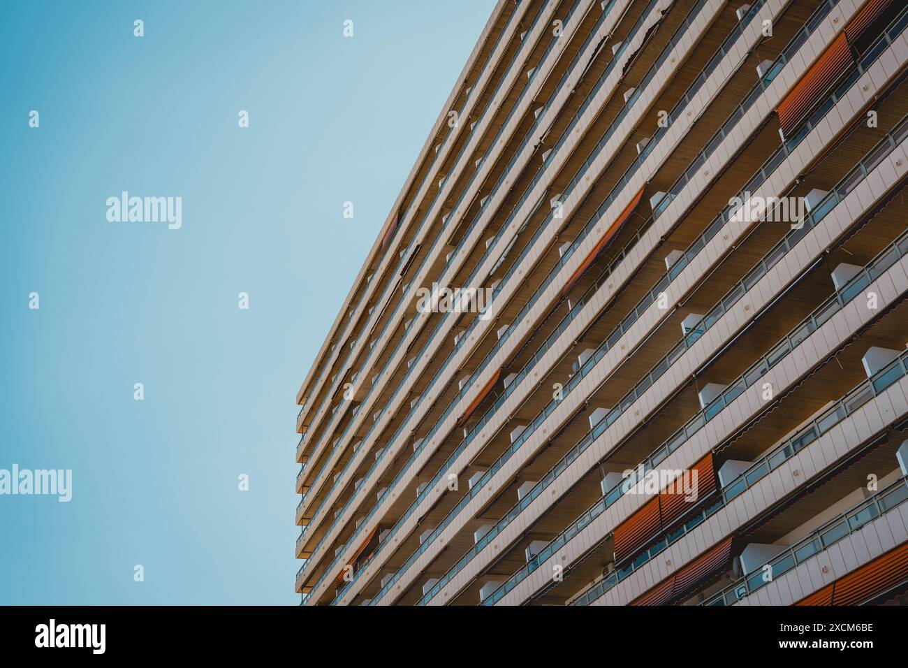 Angled glass wall hi-res stock photography and images - Alamy