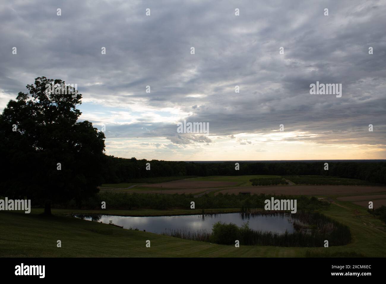 Dusk shadows hi-res stock photography and images - Alamy