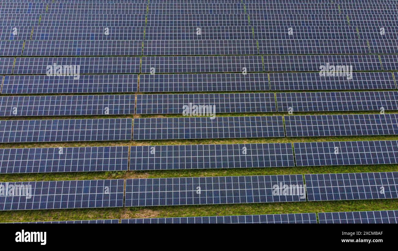 Solar panel rows hi-res stock photography and images - Alamy