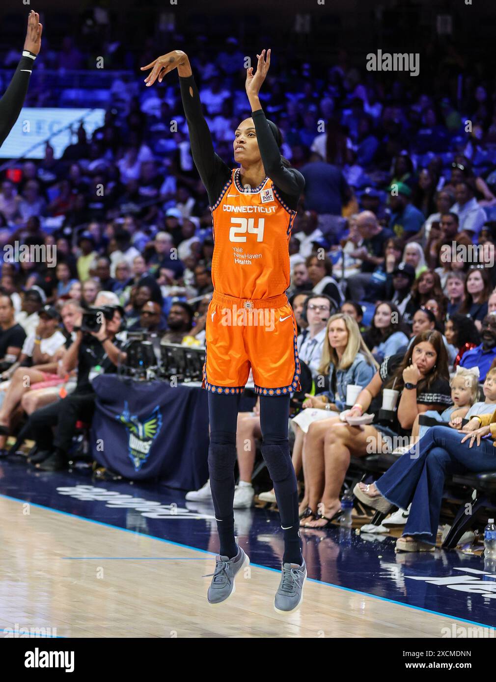Arlington, TX, USA. 15th June, 2024. Connecticut's DeWanna Bonner (24 ...