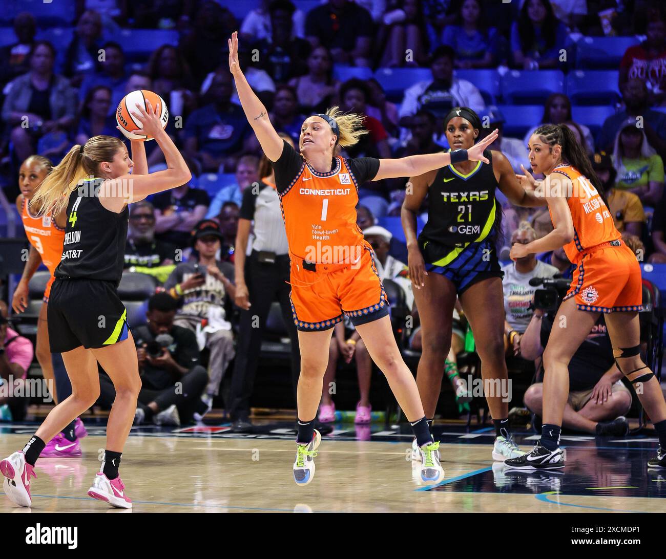 Arlington, TX, USA. 15th June, 2024. Connecticut's Rachel Banham (1 ...