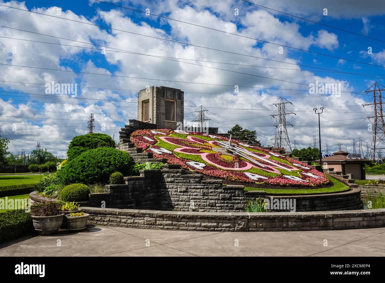 2024 niagara flower clock hi-res stock photography and images - Alamy
