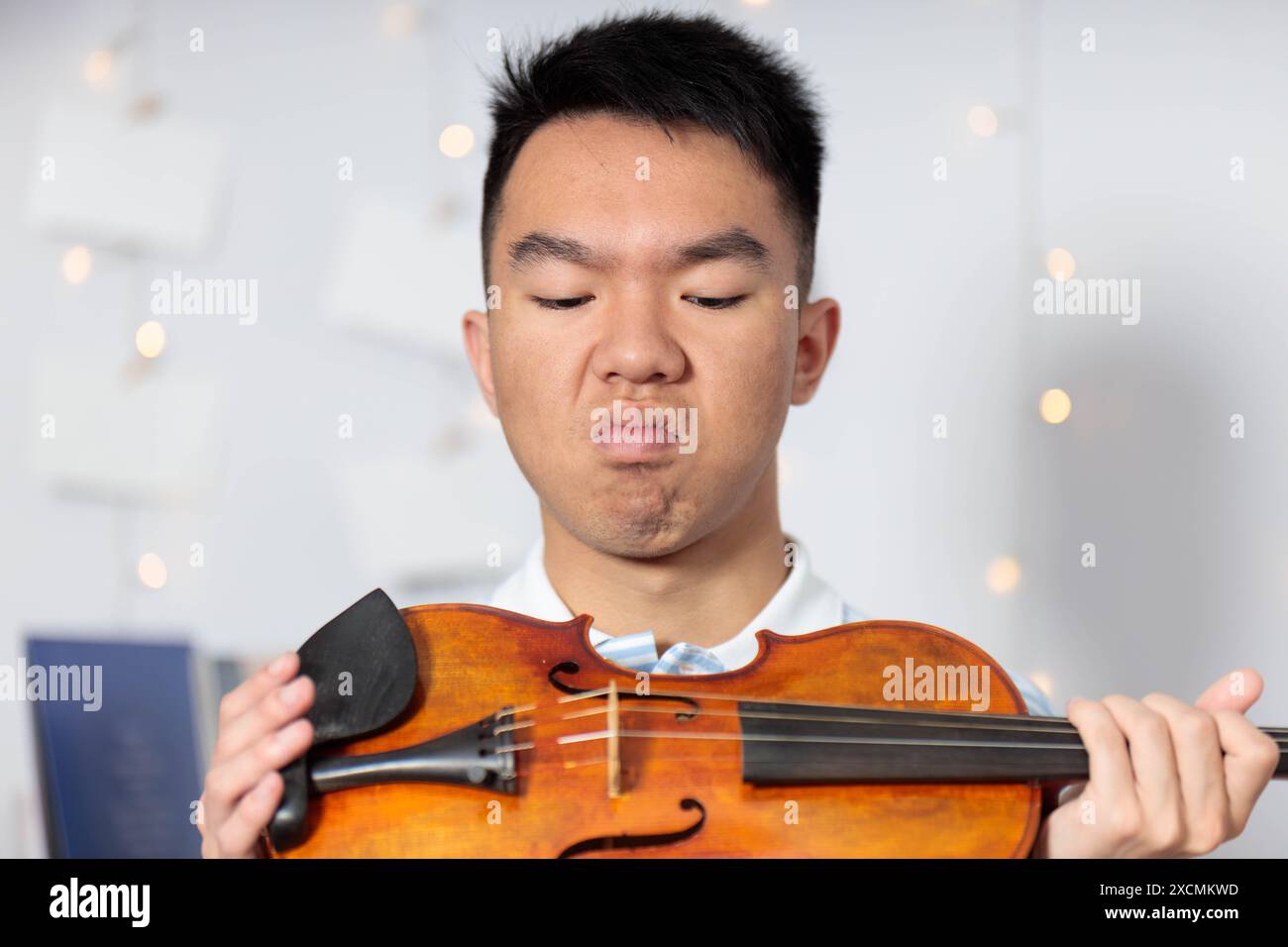 Unamused face hi-res stock photography and images - Alamy