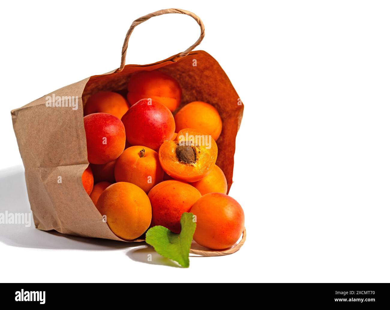 Bag of apricots hi-res stock photography and images - Alamy