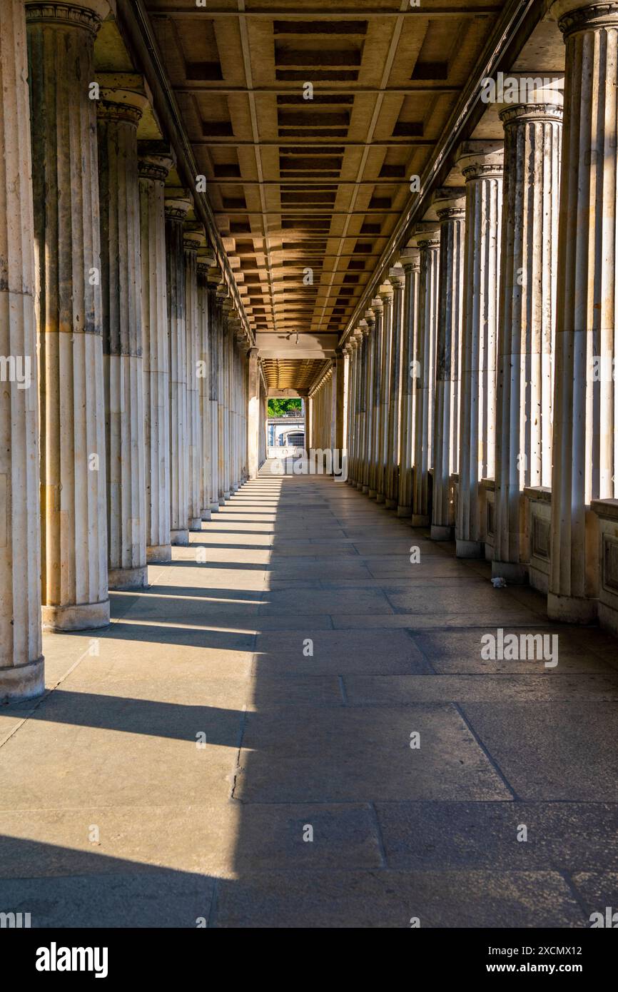 Kolonnade der Alten Nationalgalerie, Museumsinsel, Berlin Mitte, Berlin ...