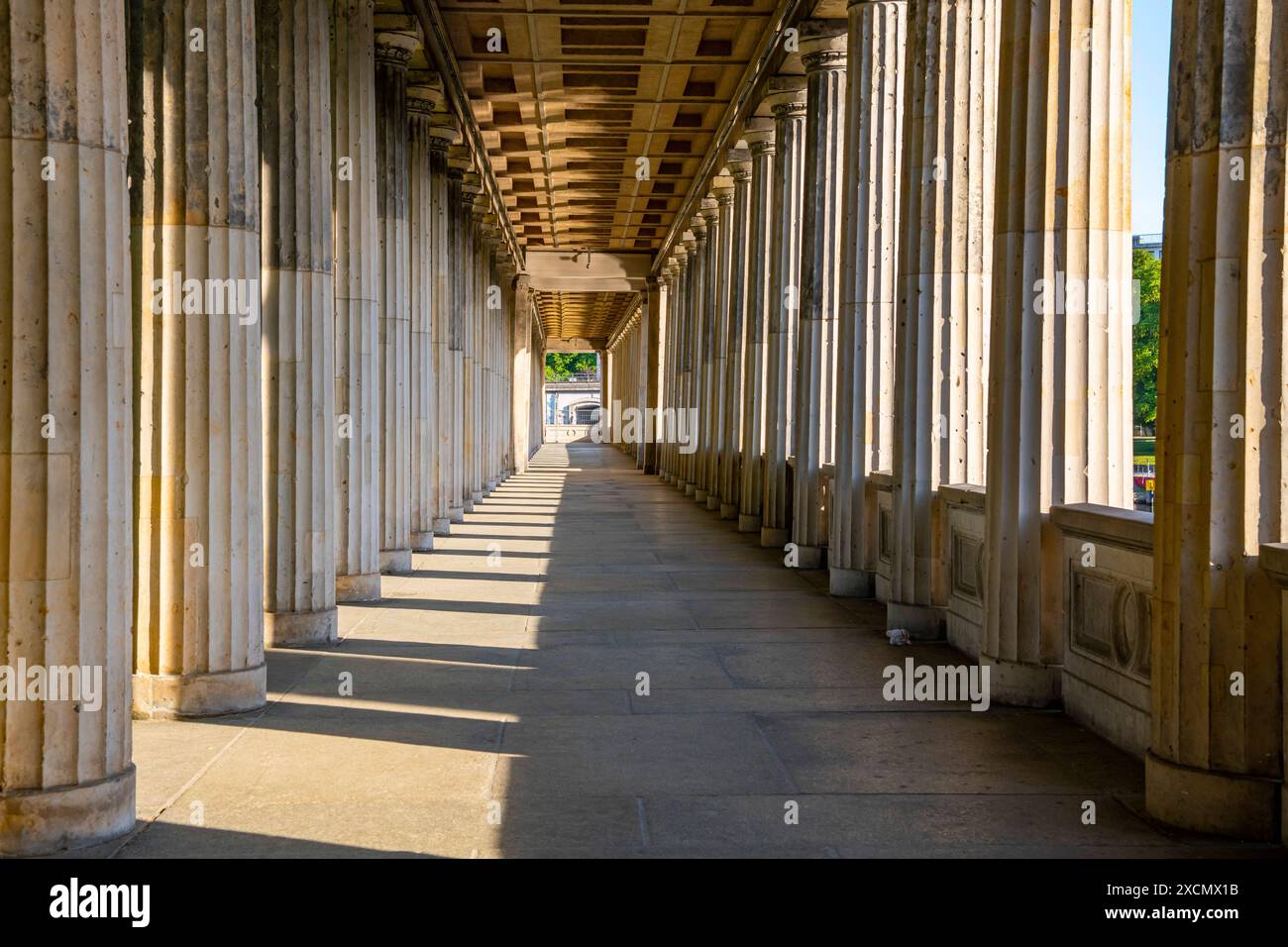 Kolonnade der Alten Nationalgalerie, Museumsinsel, Berlin Mitte, Berlin ...