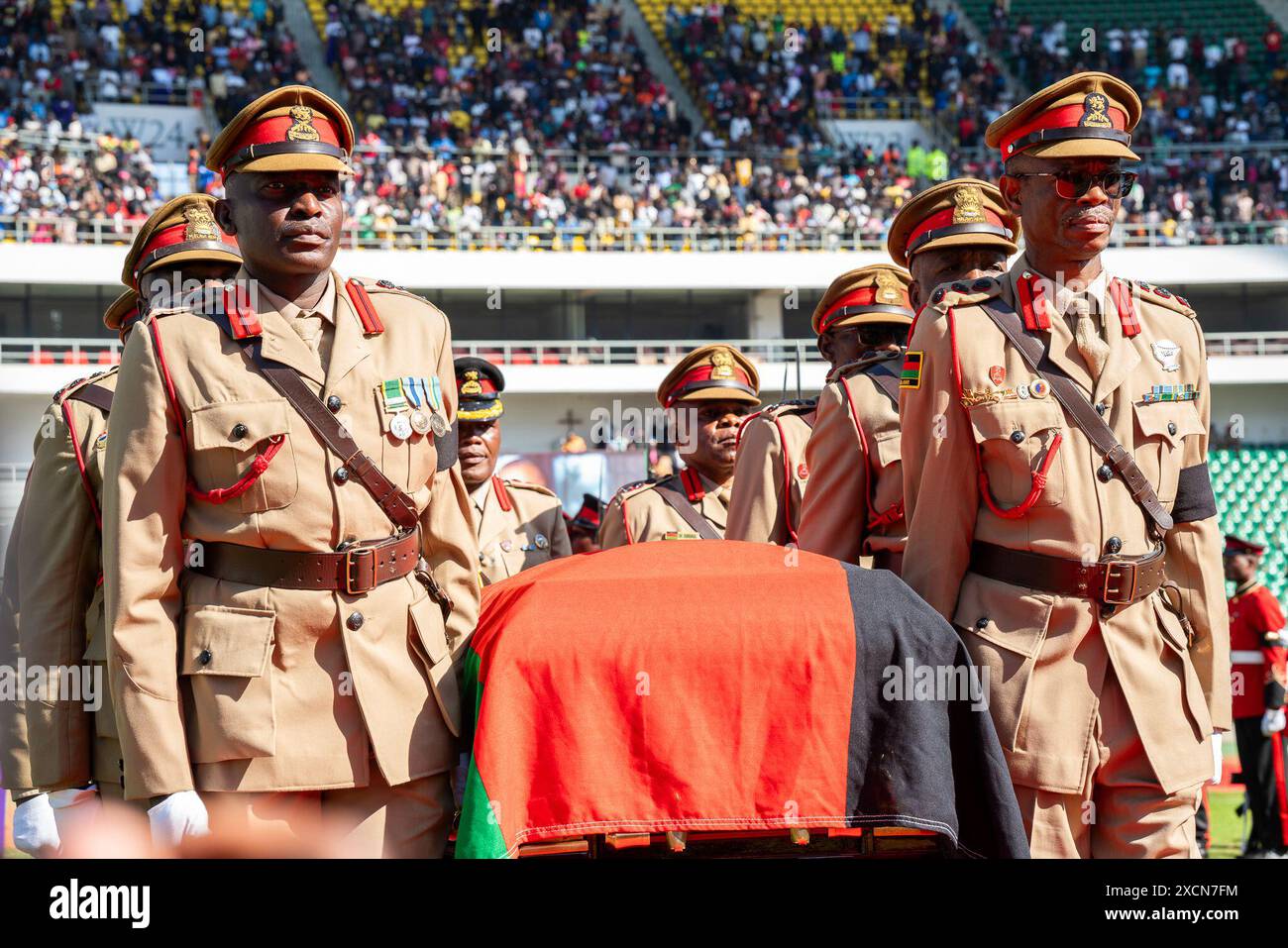 (240618) -- LILONGWE, June 18, 2024 (Xinhua) -- Members of the Malawi ...