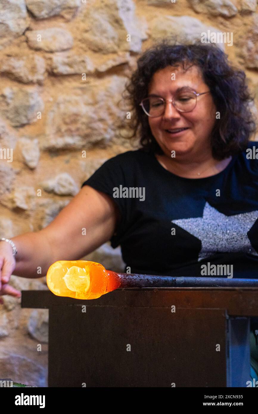 Glass blowing practice hi-res stock photography and images - Alamy