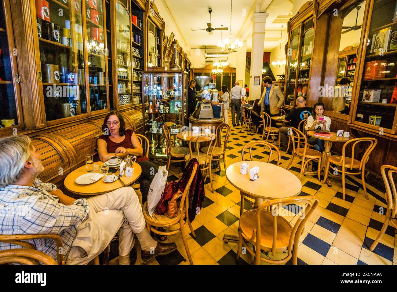 El Gato Negro bar, Cultural Heritage of the City of Buenos Aires ...