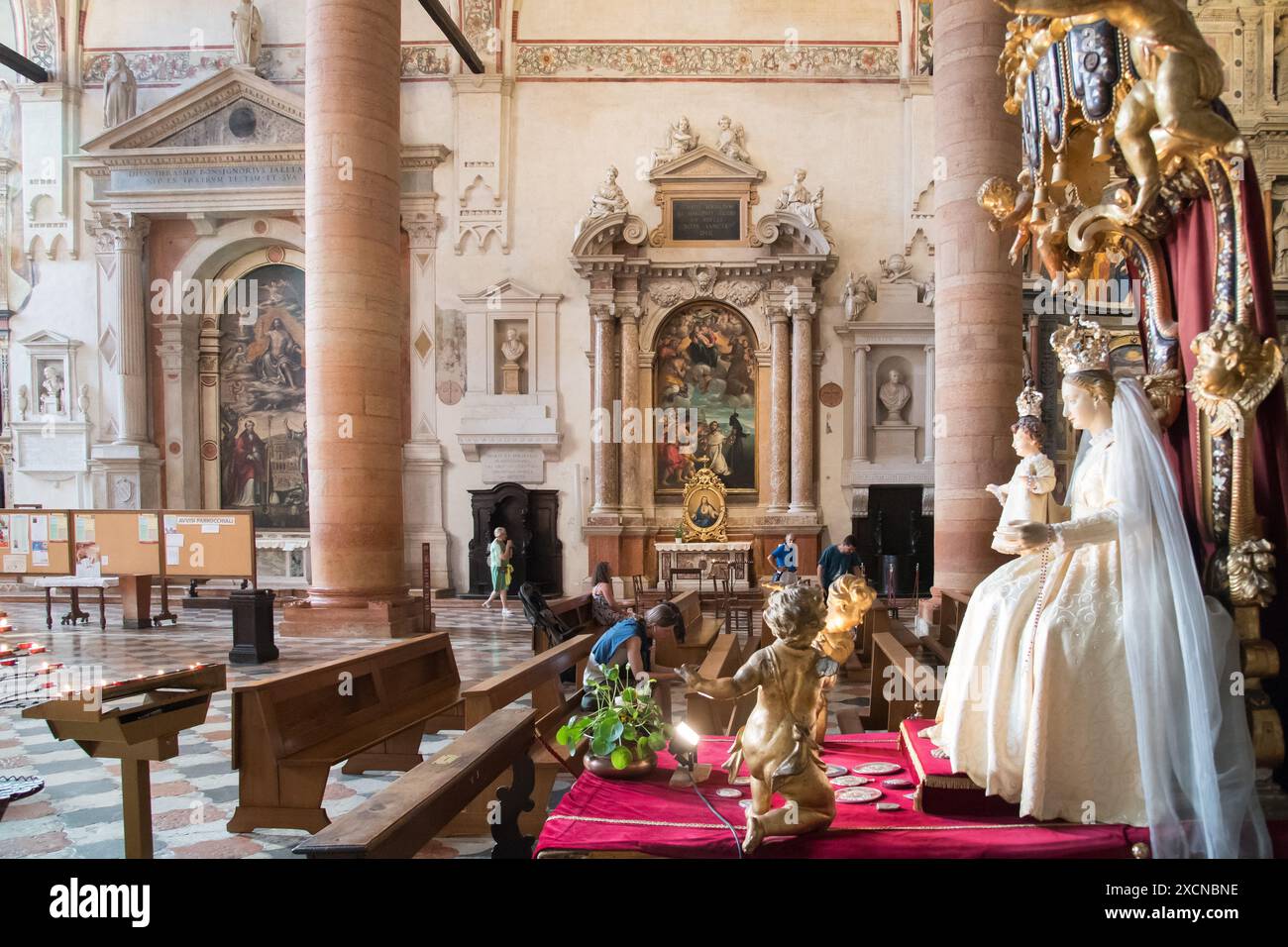 Verona santa anastasia basilica miniscalchi chapel altarpiece hi-res ...