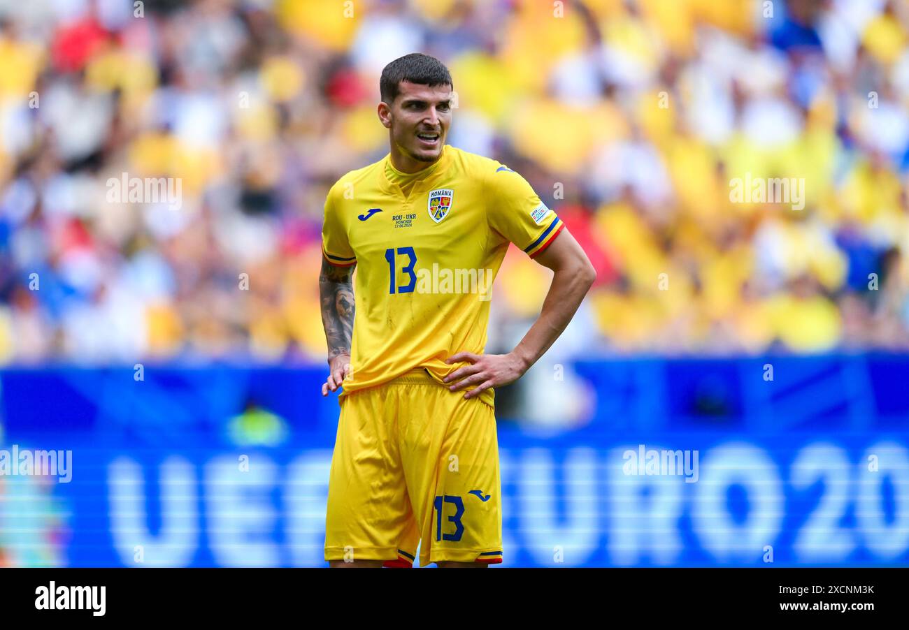 Valentin Mihaila Romania schaut zu, UEFA EURO 2024 - Group E, Romania ...