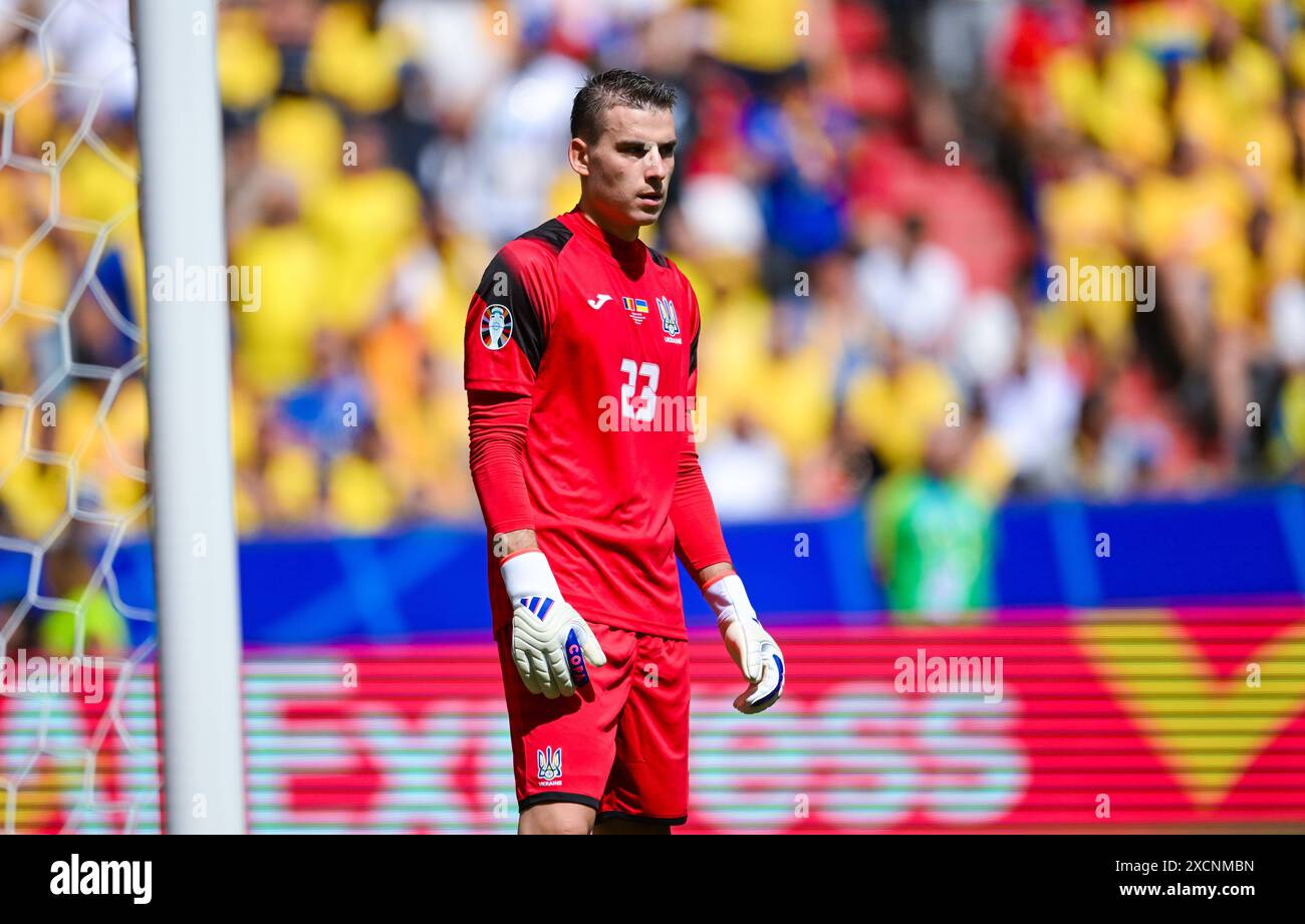 Torwart Andriy Lunin Ukraine schaut zu, UEFA EURO 2024 - Group E ...