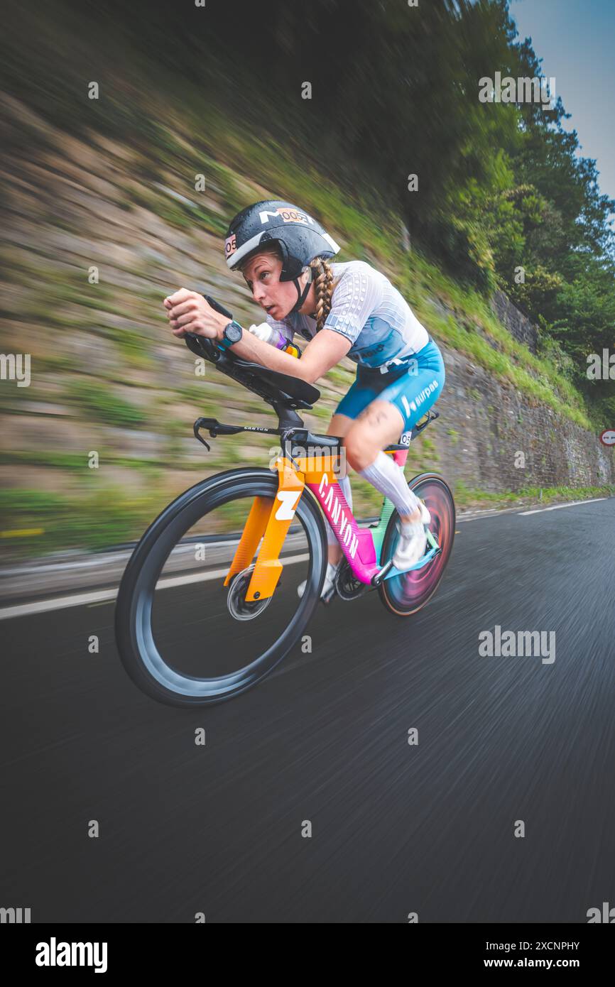 Stephanie Clutterbuck participating in the Zarauz Triathlon (Spain ...