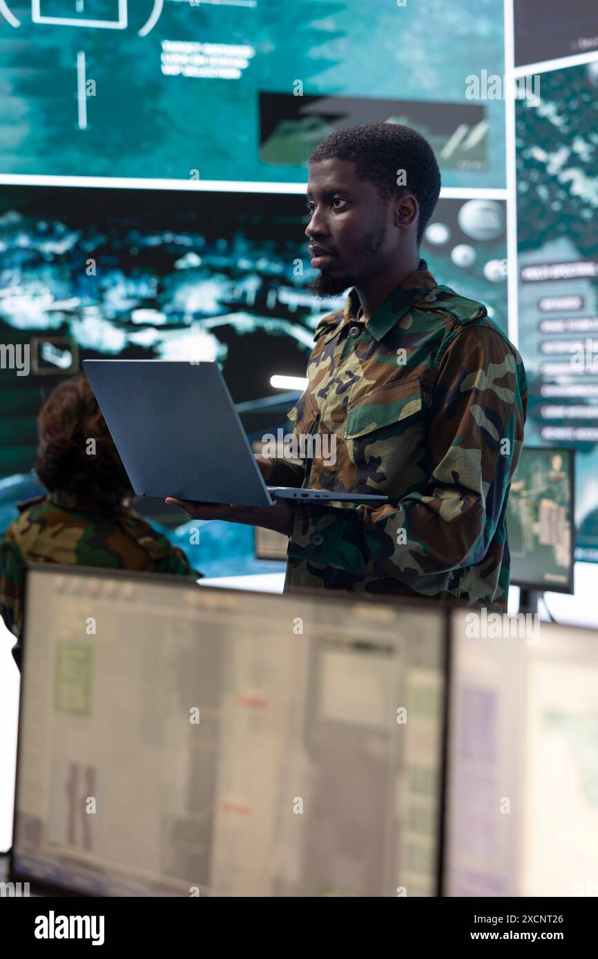 Analyst and computer and map hi-res stock photography and images - Alamy