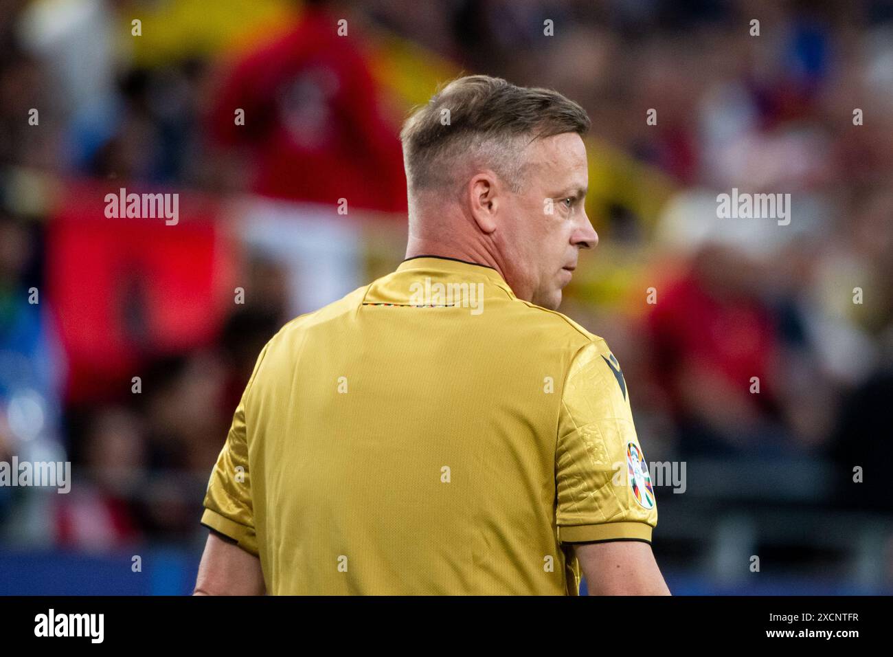 Schiedsrichterassistent Marco Achmueller, GER, Italy (ITA) vs Albania ...