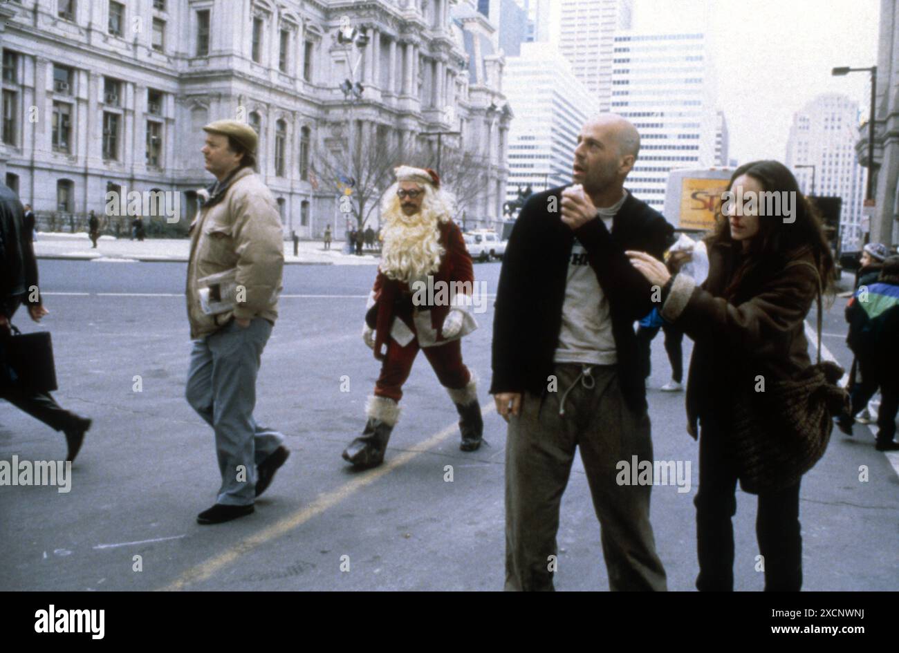 Twelve Monkeys Year : 1995 USA Director : Terry Gilliam Bruce Willis ...