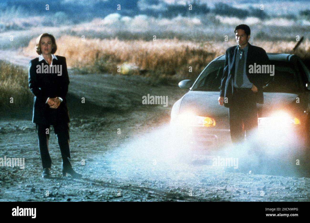 The X Files Year : 1998 USA Director: Rob Bowman Gillian Anderson ...