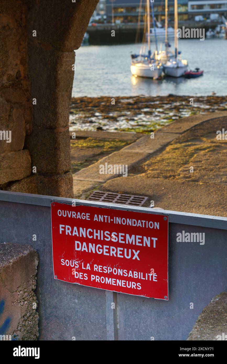 Flood defences at door hi-res stock photography and images - Alamy