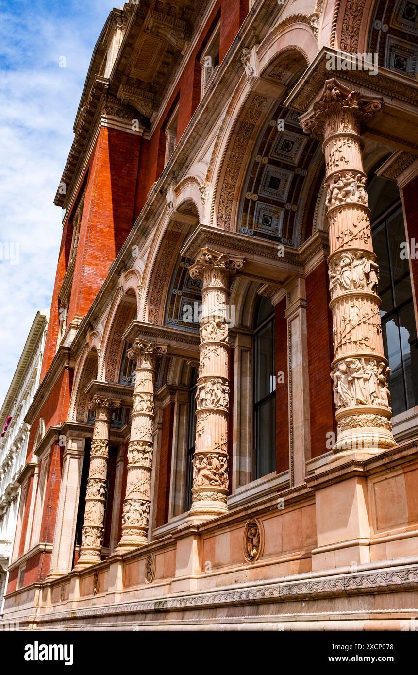 The Victoria & Albert Museum at South Kensington in London , England ...