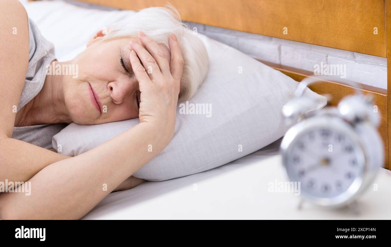 Woman menopause insomnia hi-res stock photography and images - Alamy