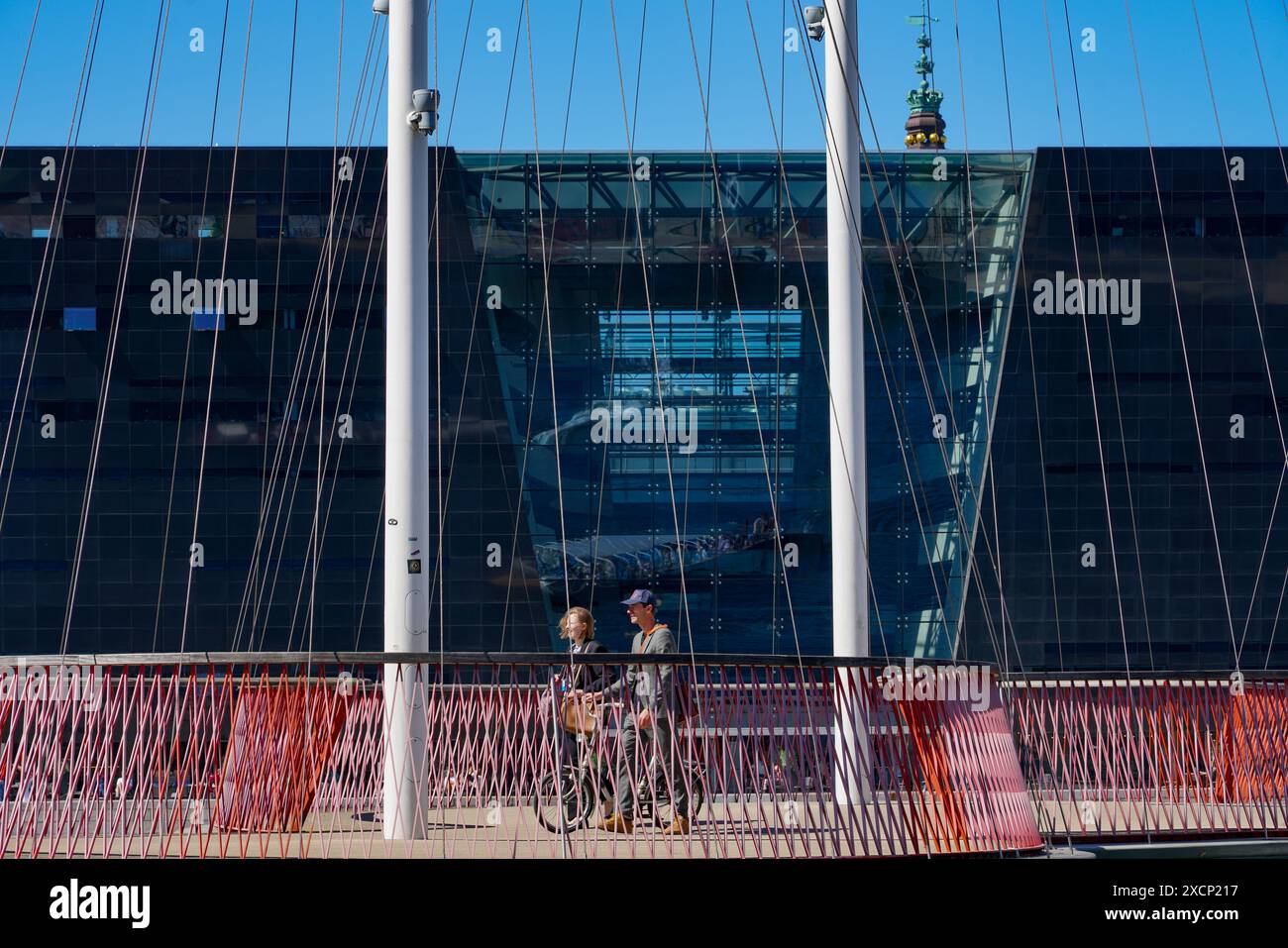 Modern pedestrian and cycling bridge hi-res stock photography and ...