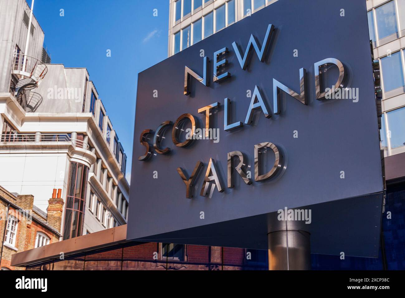 Uk police logo hi-res stock photography and images - Alamy